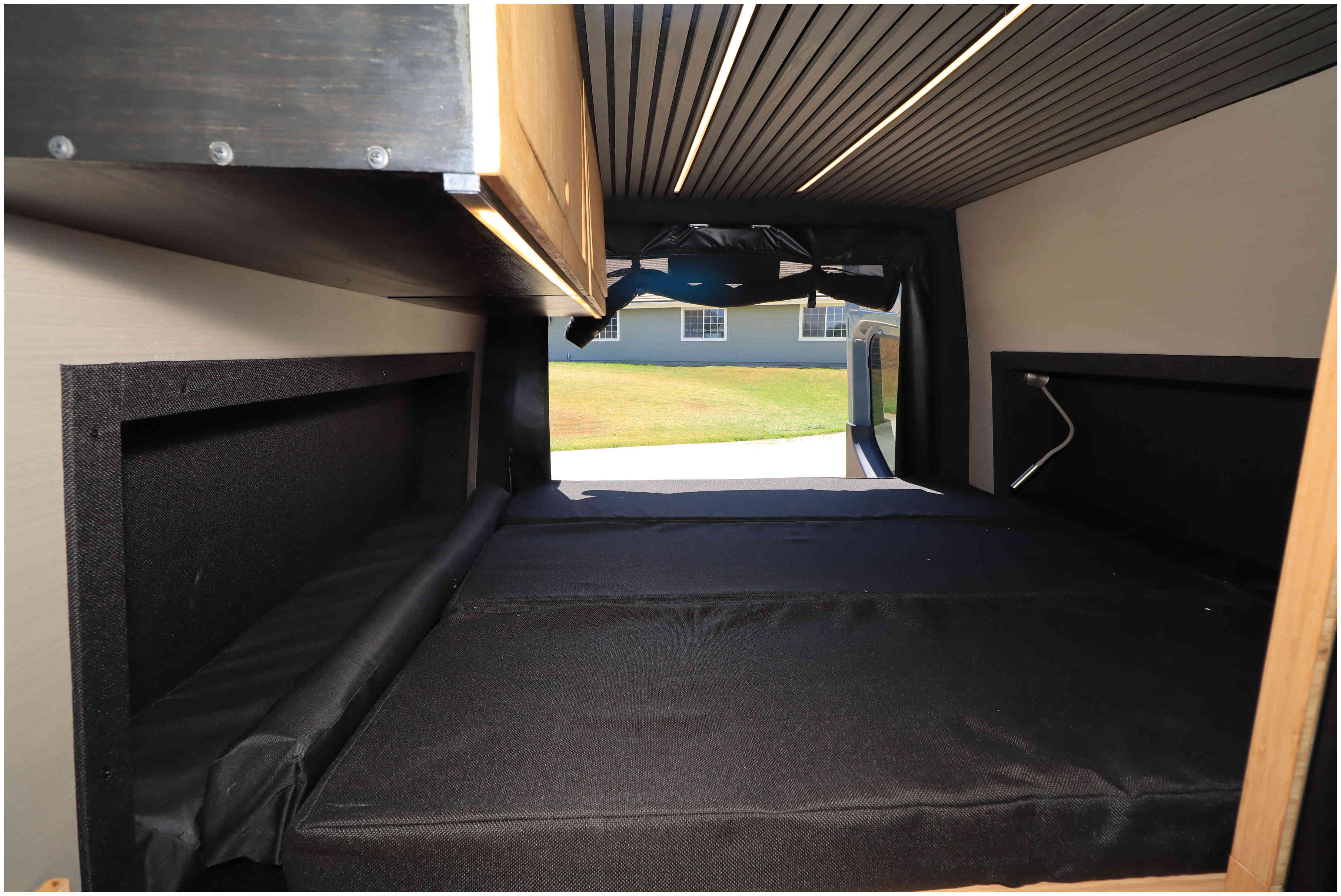 RV5 - Arctic Mirage - Vansatile